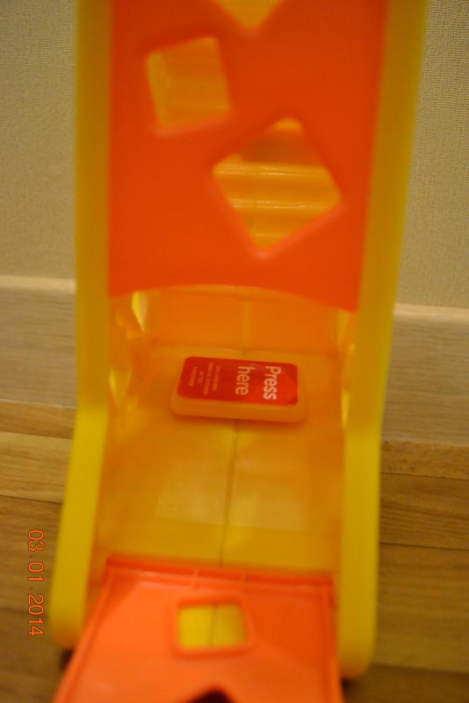 Жираф с кубиками Fisher price | mama-znaet.com